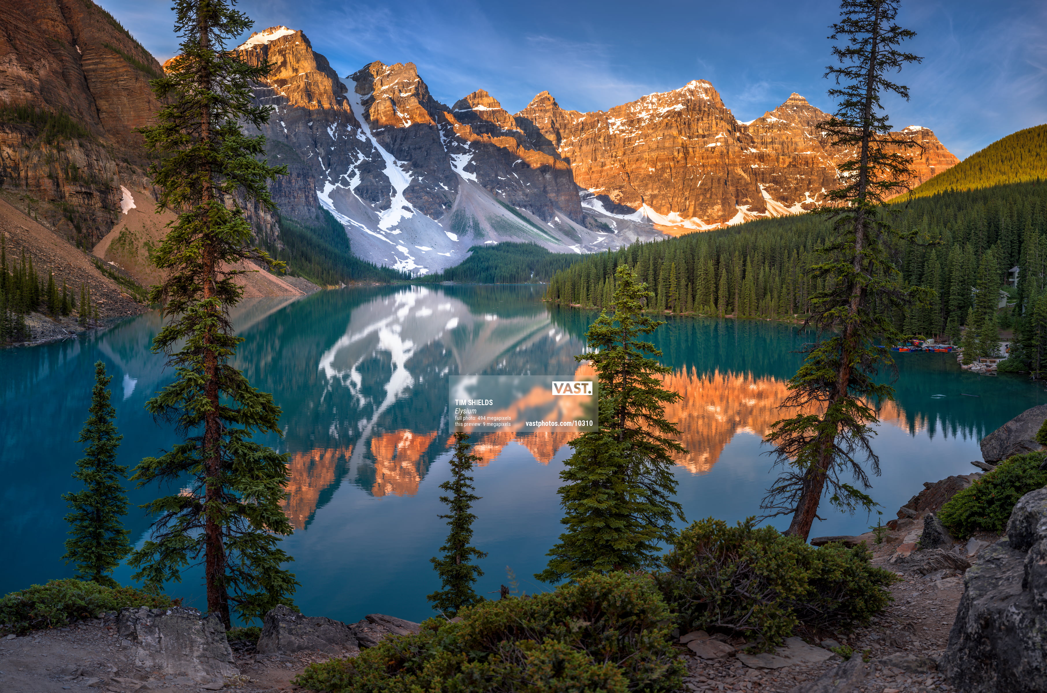 Ultra High Resolution Mountain Lake Photos VAST