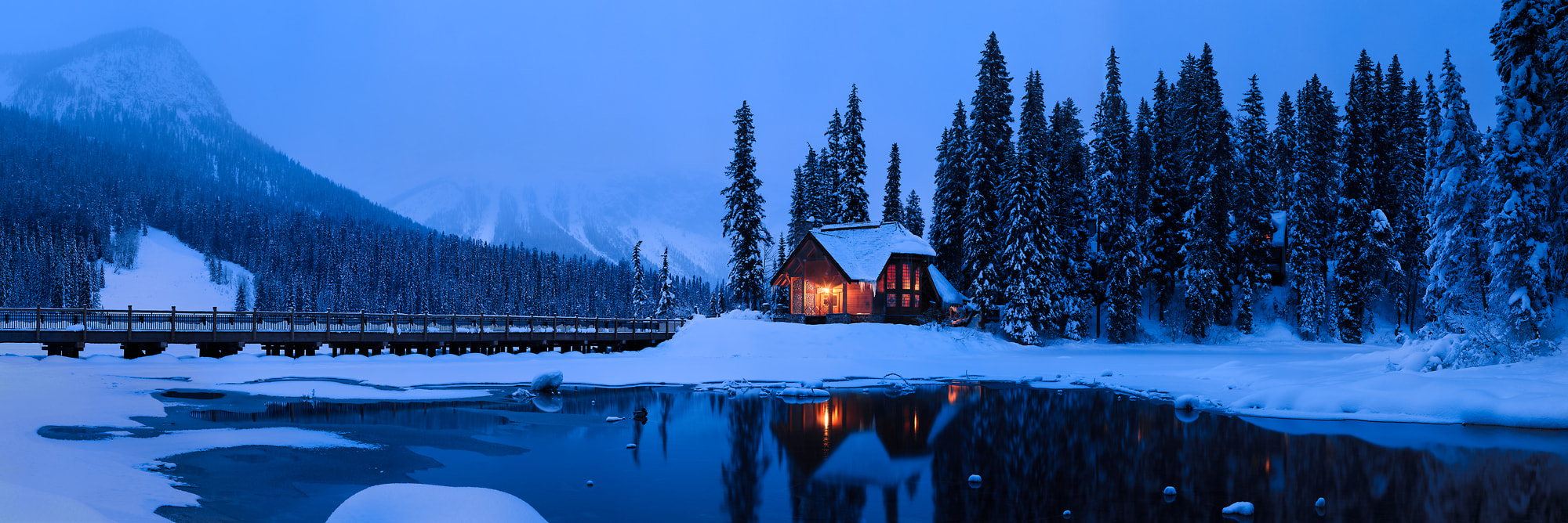Cozy Winter Scenes: High Resolution Photos - VAST