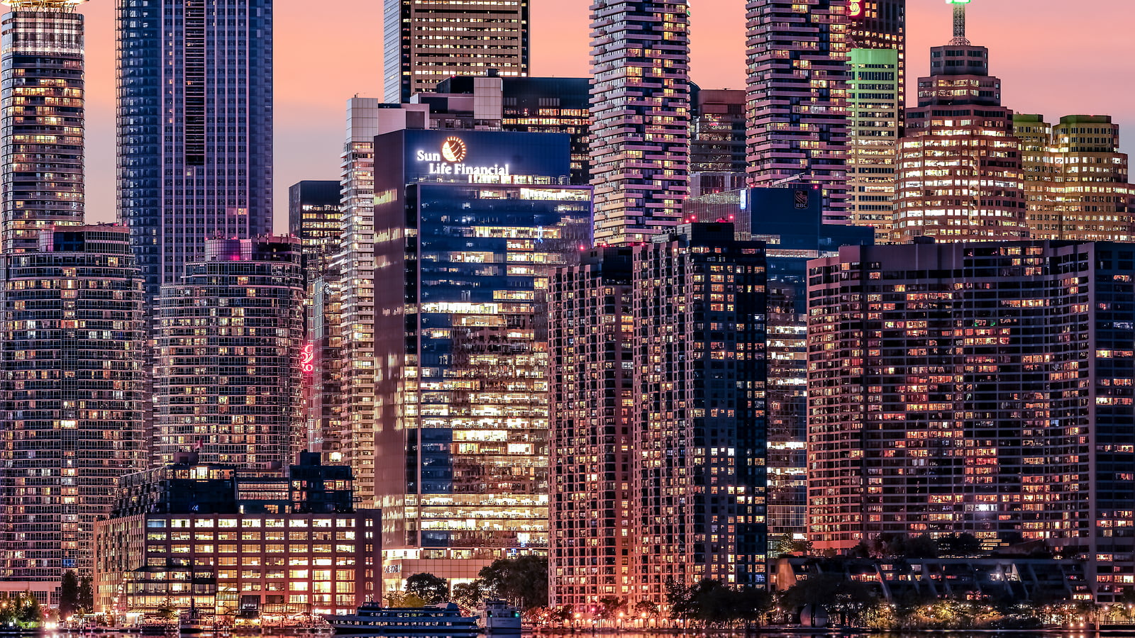 High resolution Toronto skyline photos - VAST