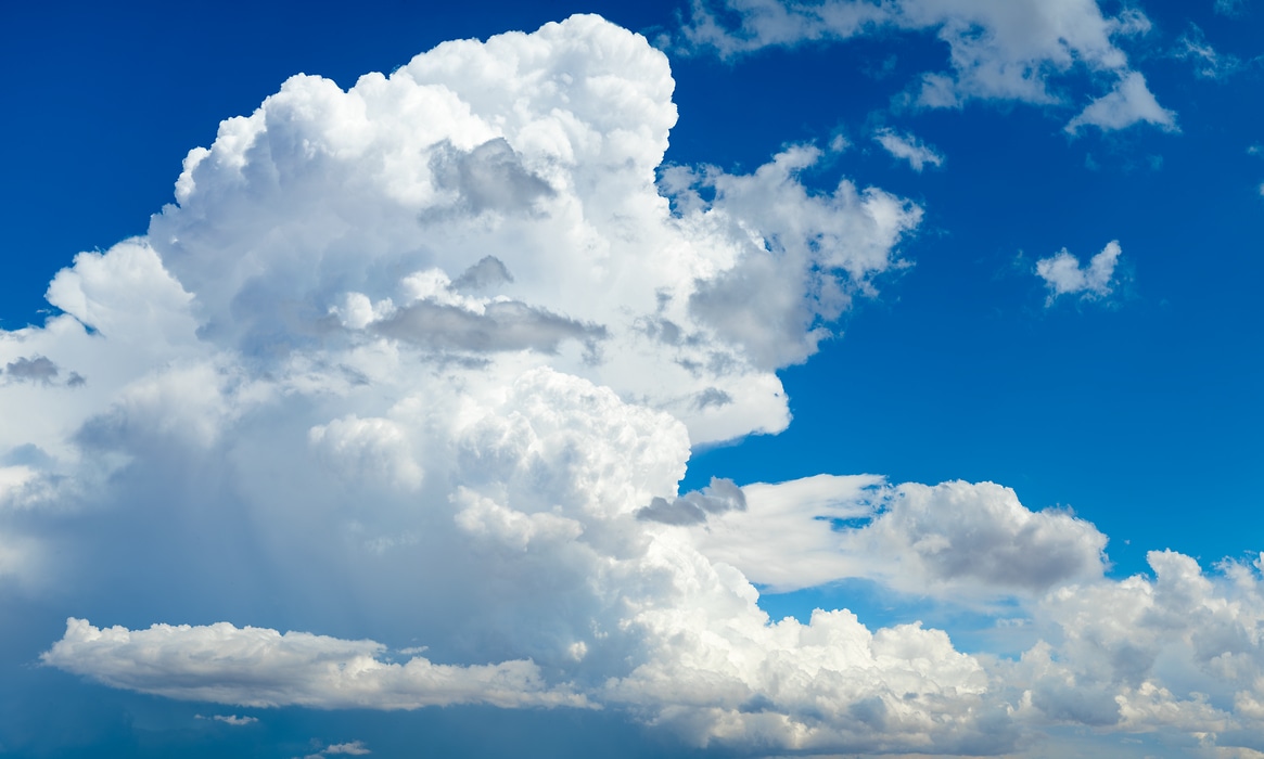 High resolution cumulonimbus cloud photo - VAST